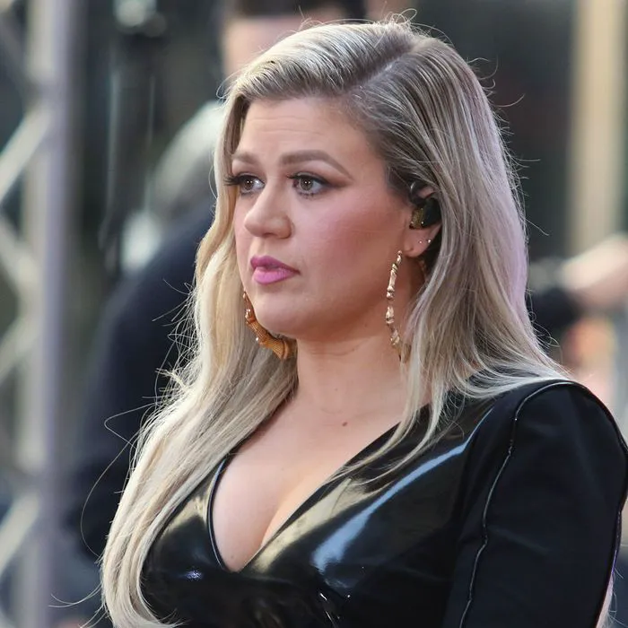 ‘The Voice’ Fans Are Devastated As Kelly Clarkson Confirms She’ll Never ...