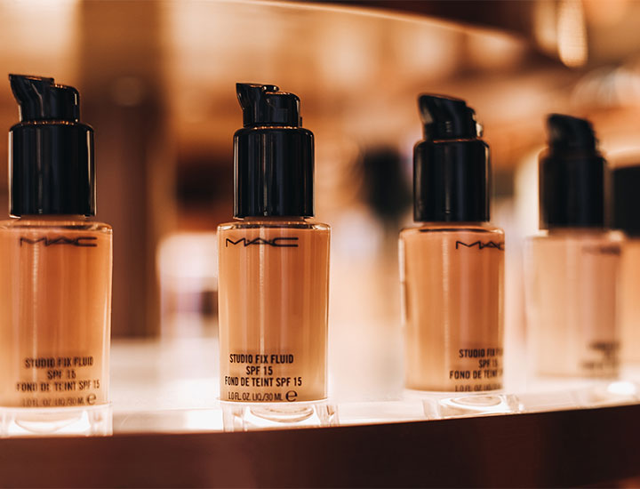 Experts Share The Worst Foundations For Older Skin That Can Make Age ...