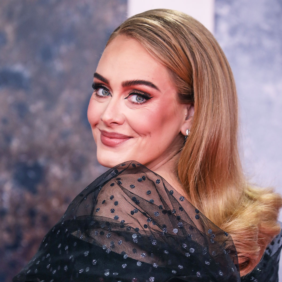 Fans Are Stunned By Adele’s ‘Unrecognizable’ New Dark Hair Transformation: ‘Perfection’ - SHEfinds