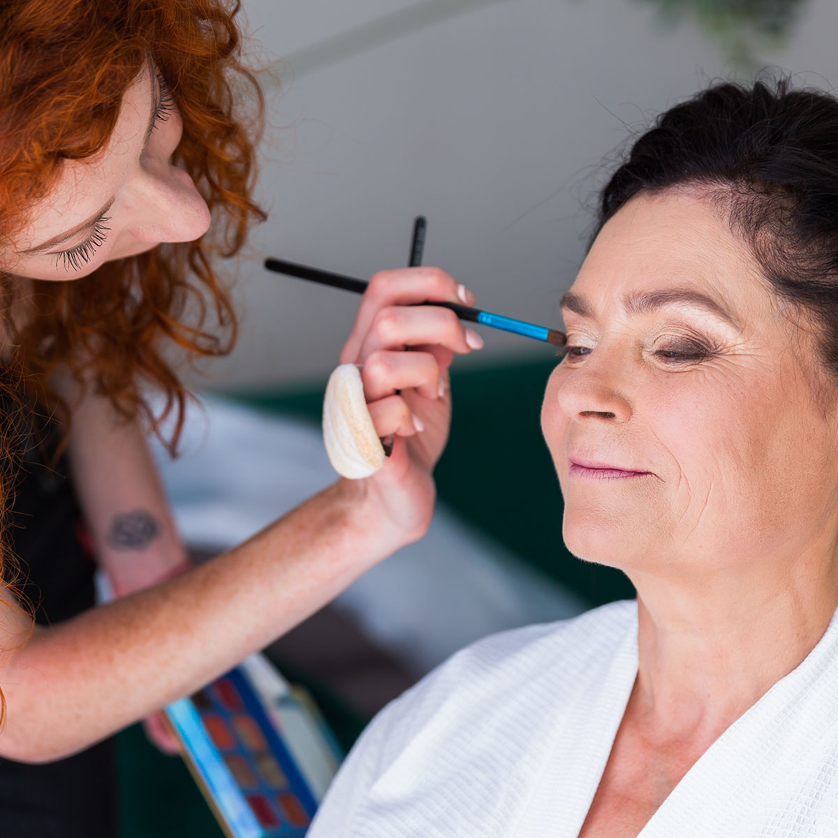 A Makeup Artist Breaks Down How To Flawlessly Apply Makeup On Wrinkled ...