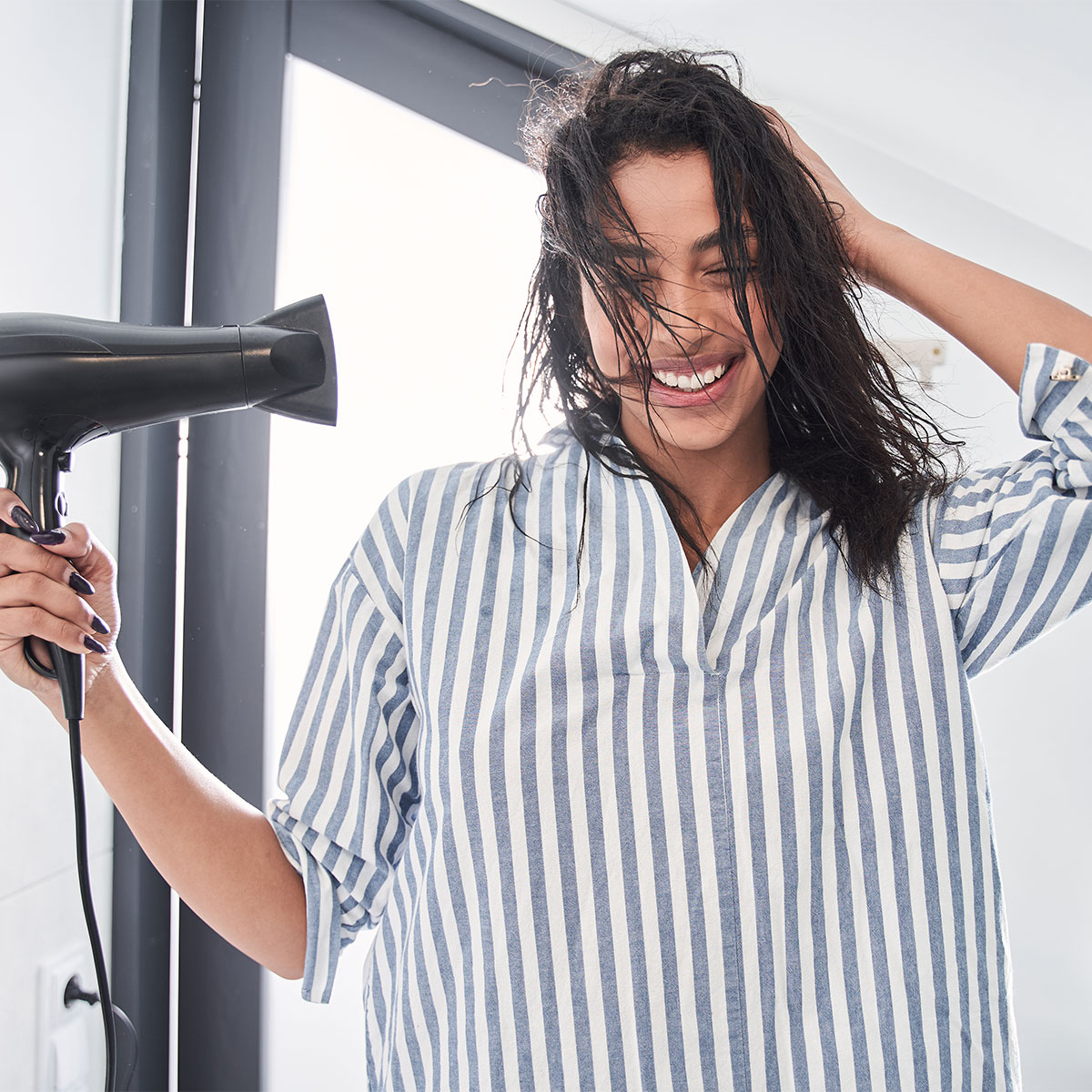 The Worst Styling Mistake You Could Make If You Suffer From Thinning Hair, According To Experts ...