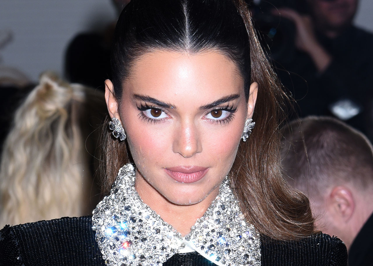 Kendall Jenner Sparks Lip Filler Rumors Again After Fans See Her ...