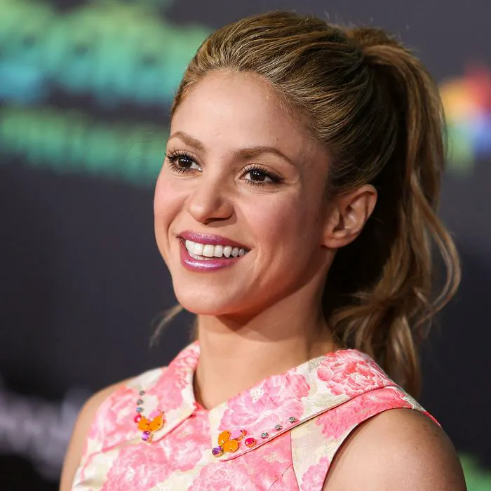 Shakira Puts Her Killer Curves Front And Center In A Red Corset Top For ...