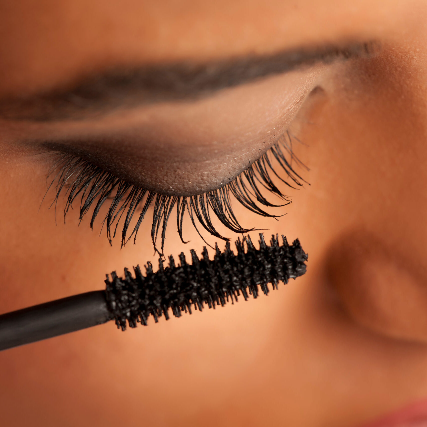 This $10 Mascara Has Over 56,000 5-Star Reviews On Amazon–You Have To ...