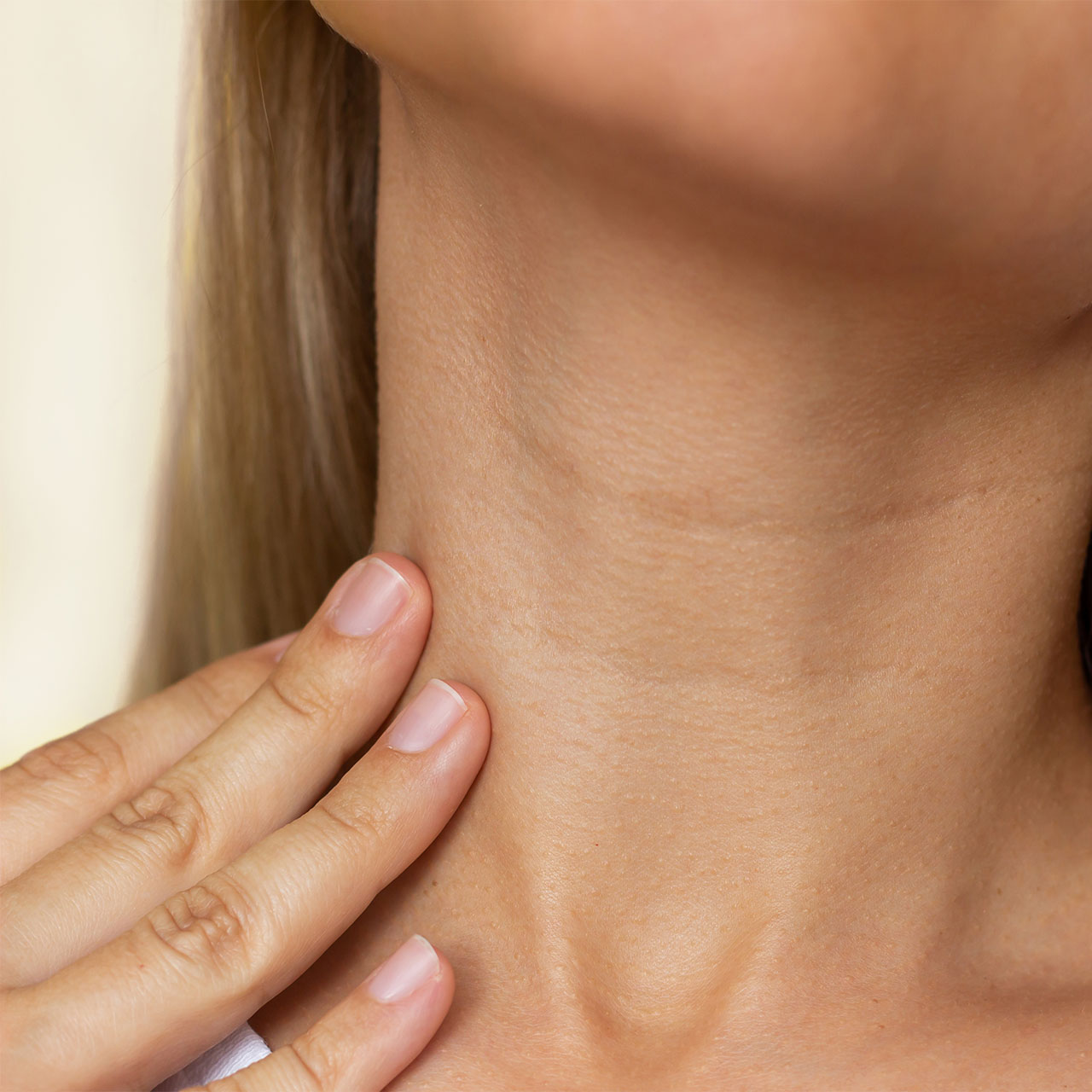 4 Simple Ways To Prevent Neck Sagging And Wrinkles, According To ...