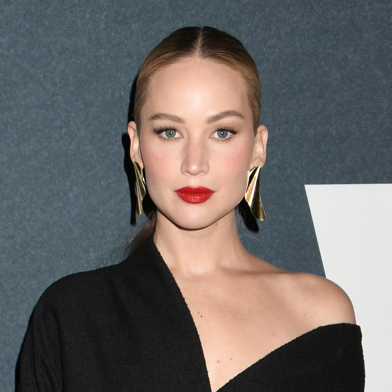 Kate Middleton Shows Off New Curly Hairstyle During Visit To Cardiff To ...