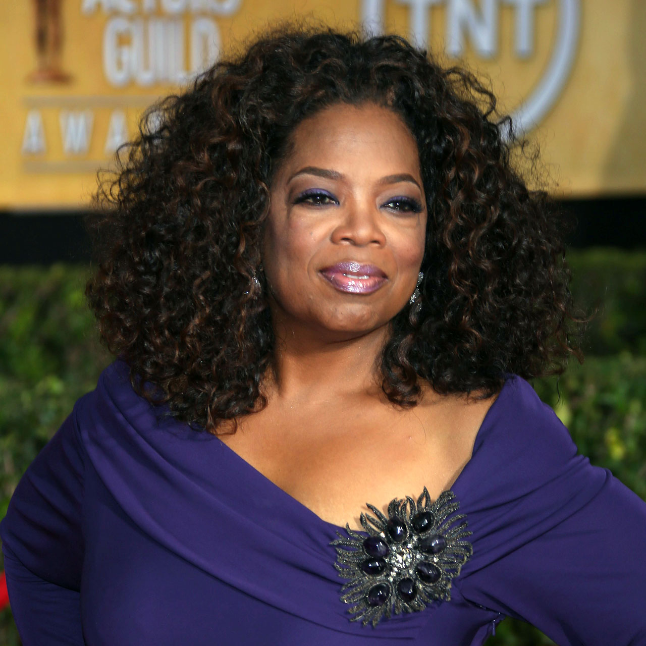 We’re Still Not Over These Purple Looks From Oprah Winfrey While ...