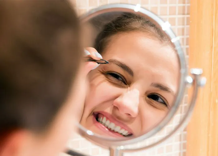 These Are The Best Eyebrow-Filling Hacks For Women Over 40 With Sparse ...