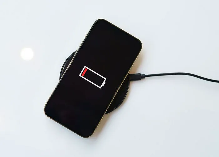 2 Worst Charging Mistakes You’re Making On Your iPhone—It’s ‘Ruining ...