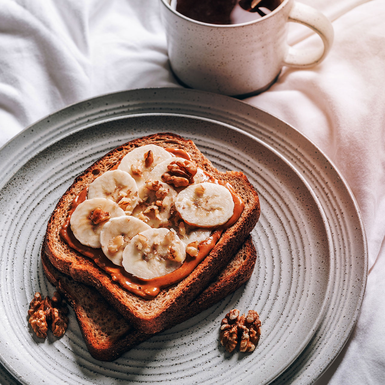 Why Eating Walnuts Every Morning Increases Memory, Creates Glowing Skin ...
