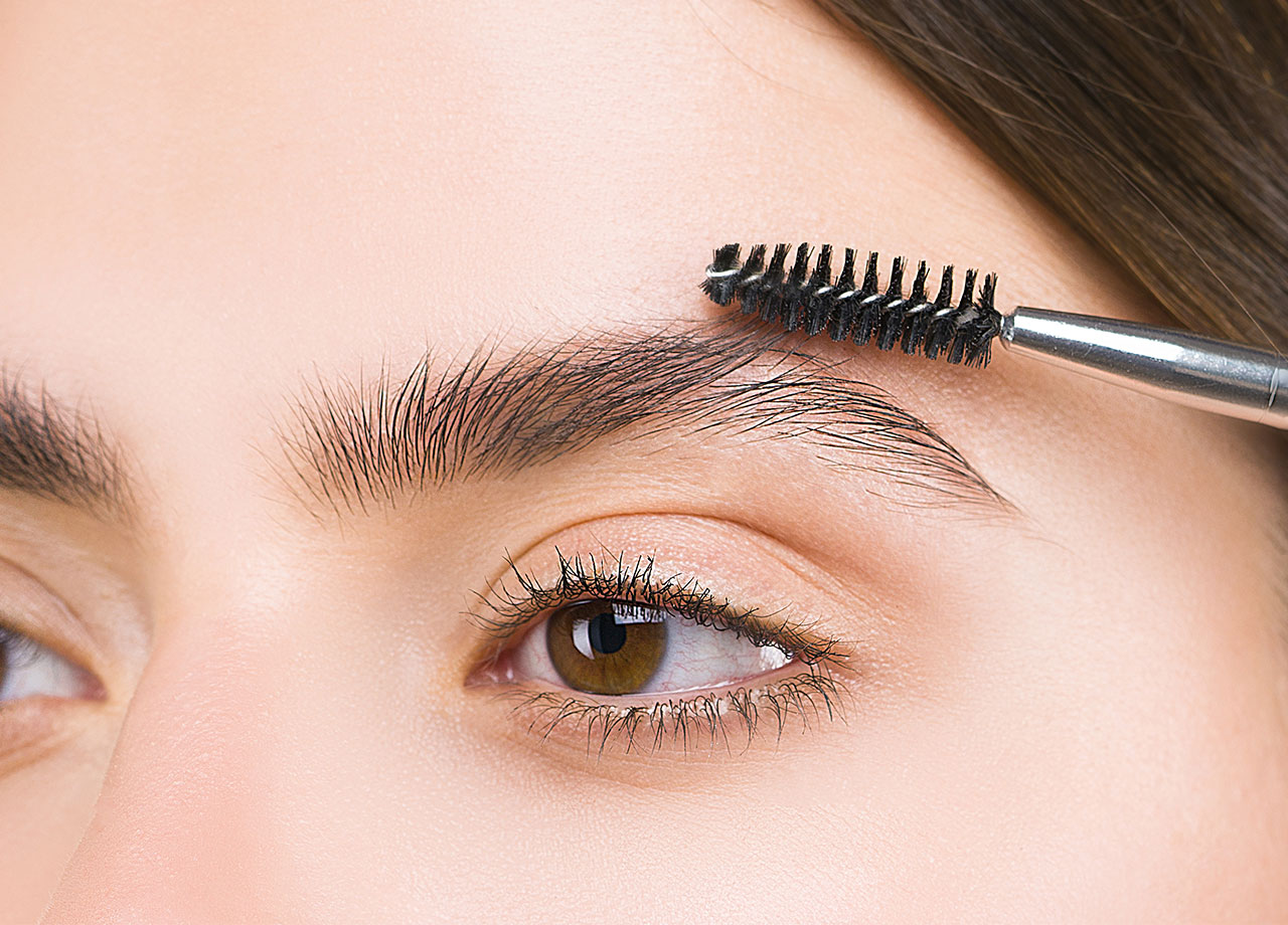 These Are The Best Eyebrow-Filling Hacks For Women Over 40 With Sparse ...