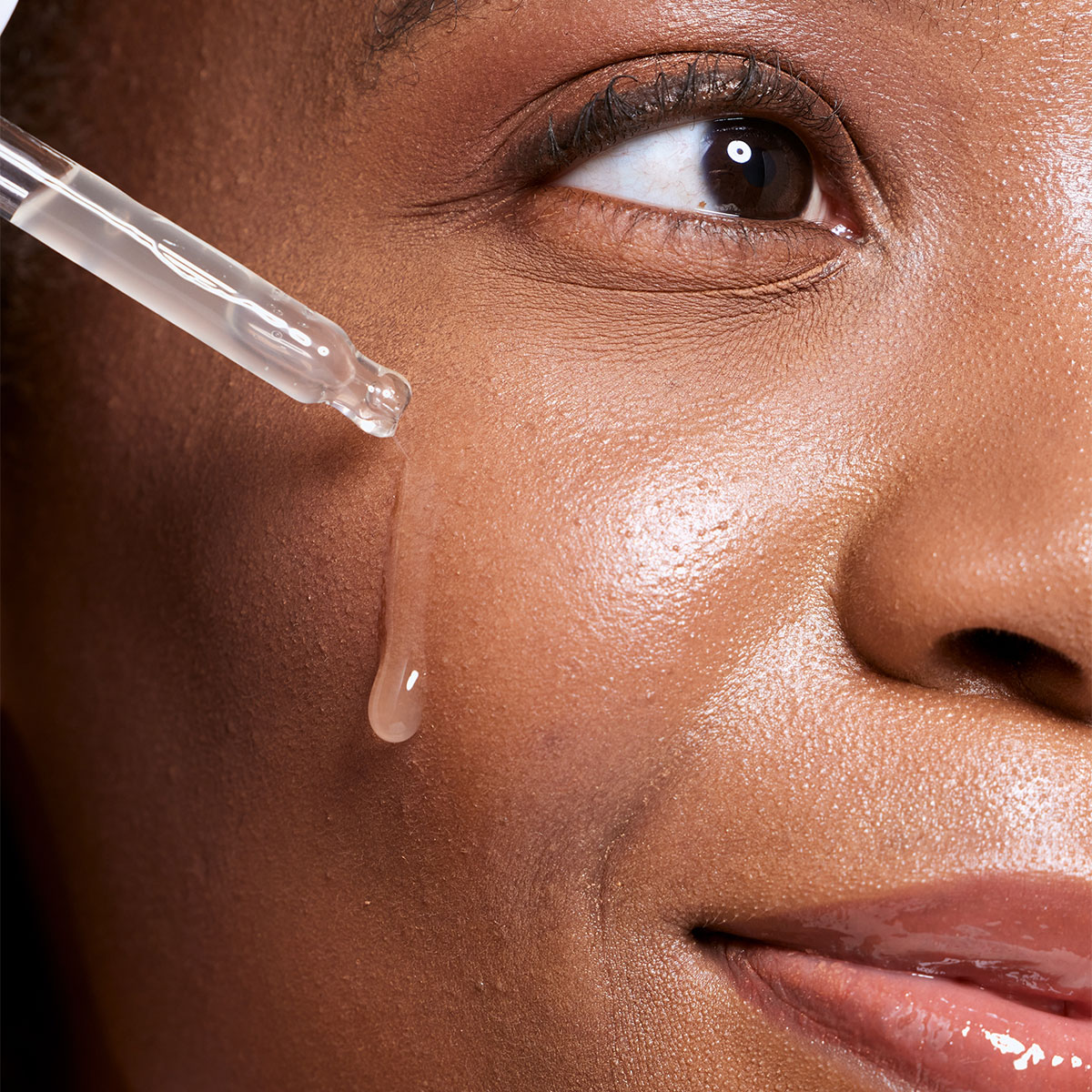 Dermatologists Share 5 Essential Serums Women Over 50 Can Use To ...