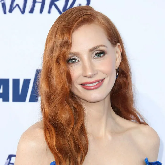 Jessica Chastain Leaves Fans Speechless In A Strapless Fringe Gown At ...