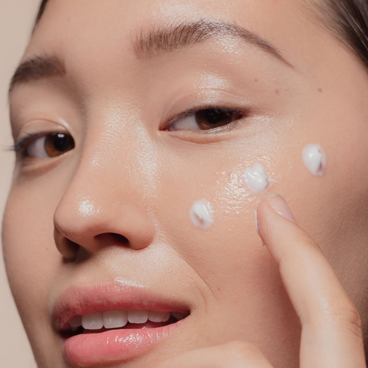 2 Super-Hydrating Moisturizers To Fight Dry Weather & Wrinkles This ...