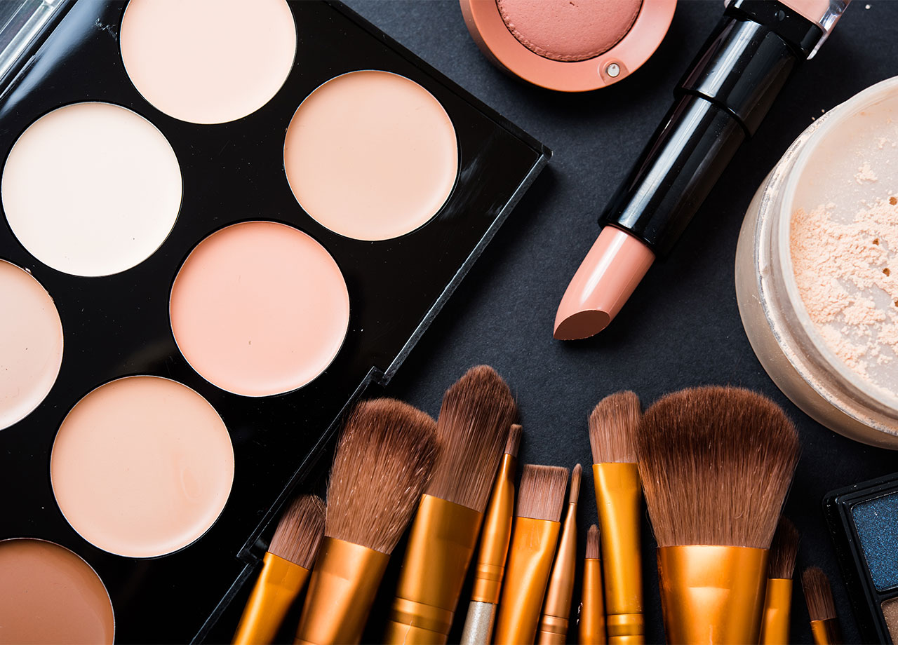 A Makeup Artist Reveals The 9 Best Concealer Tips For Aging Under Eyes ...