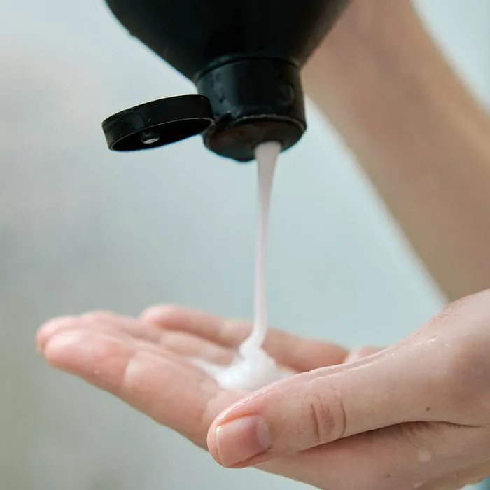 3 Shampoo Ingredients To Avoid Over 40 That Accelerate Hair Loss—Plus ...