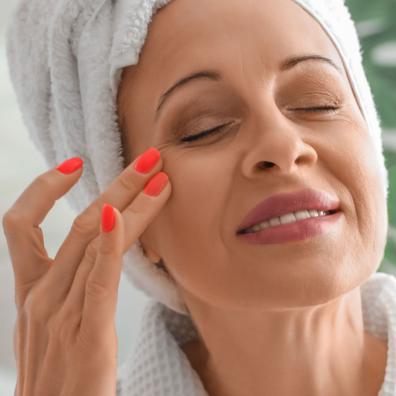 Dermatologists Share The Healthiest Step-By-Step Nighttime Skincare ...