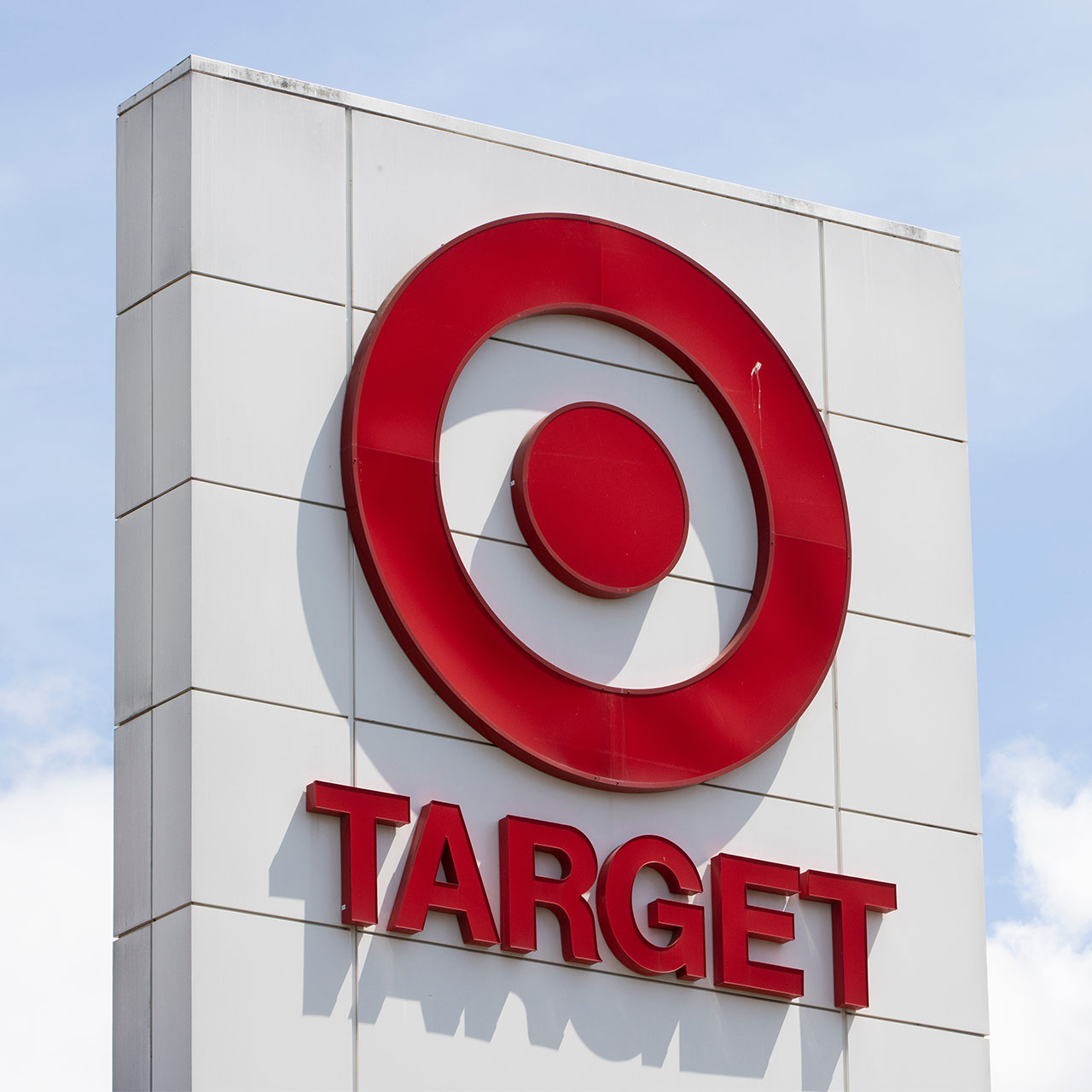 An Apple Expert Tells Us How To Clear Up Storage On Your iPhone Without ...