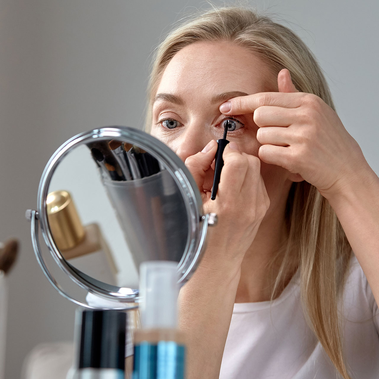 Makeup Artists Share The Eyeliner Do’s And Don’ts For A More Lifted ...