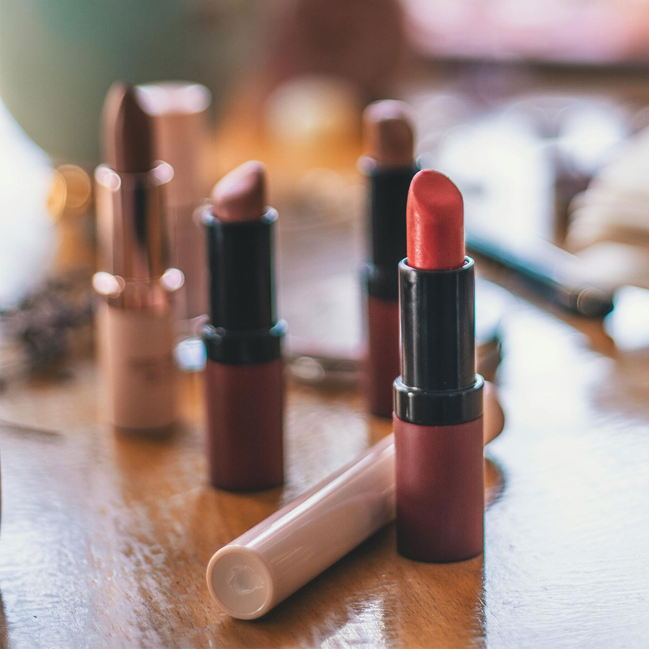 We Asked Makeup Artists Which Type Of Lipstick Is Best For Women With ...
