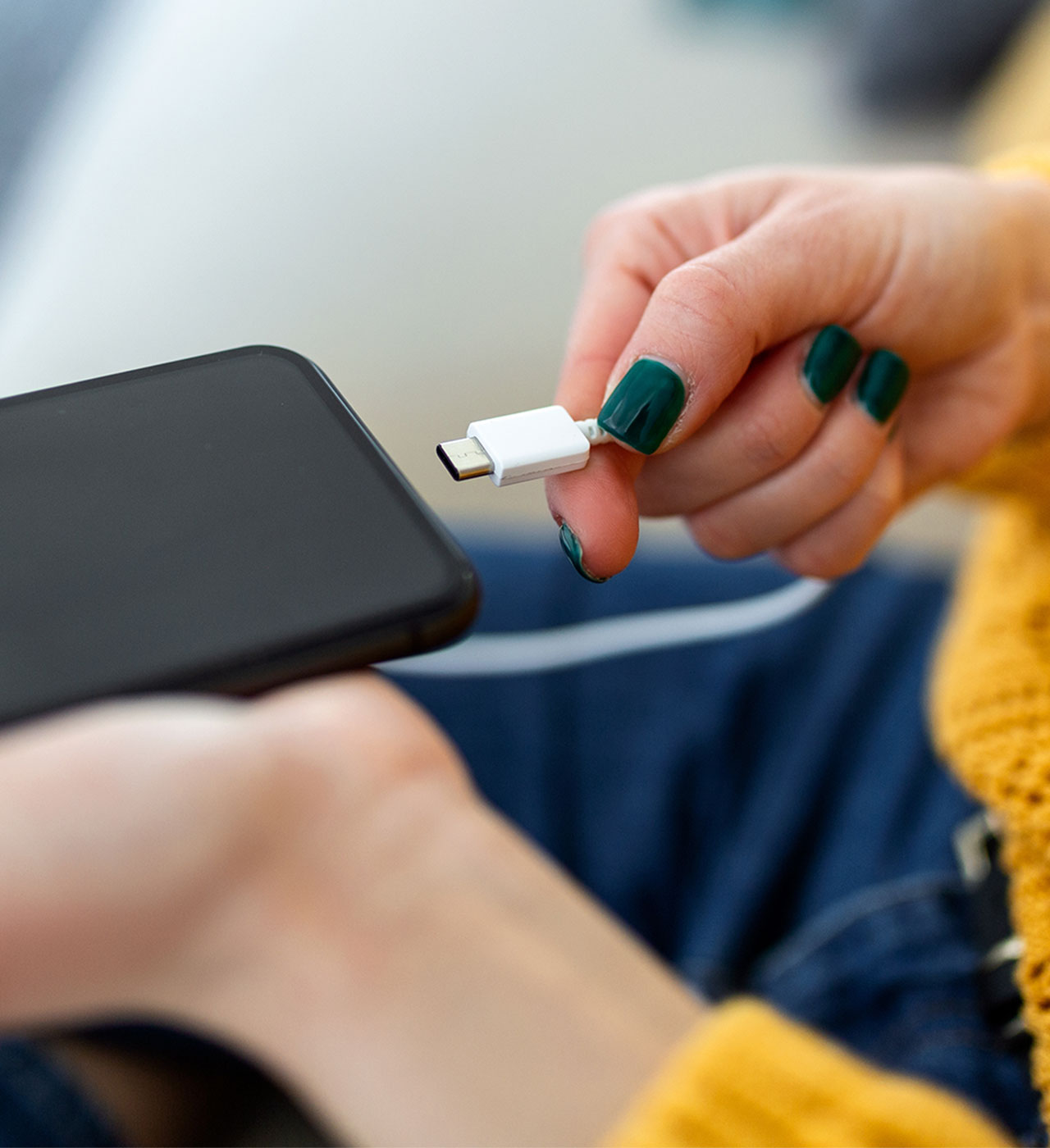 7 ‘Harmful’ Charging Mistakes That Are Actually Taking A Toll On Your ...