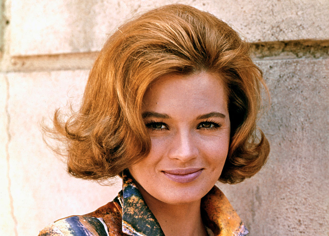 17 Tragic Hairstyles From The 60s, 70s, And 80s We Never Want To See ...