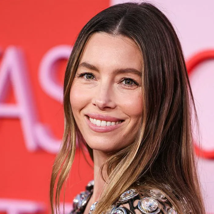 Jessica Biel Ar Ais Dimples Dream Evening With @giorgioarmani Privé