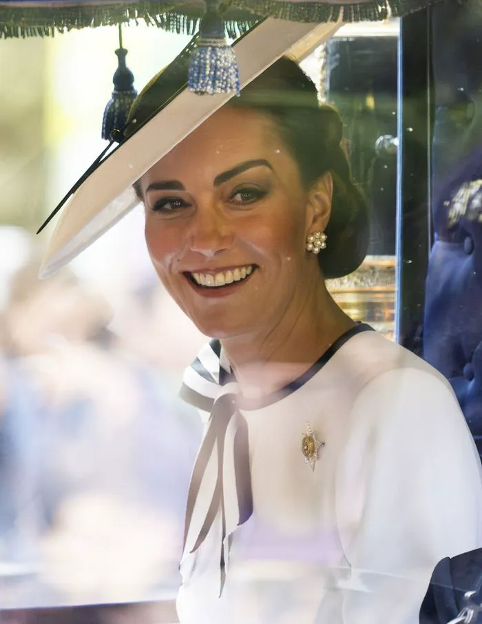 Fans Call Kate Middleton The ‘Epitome Of Elegance’ As She Stuns In A ...
