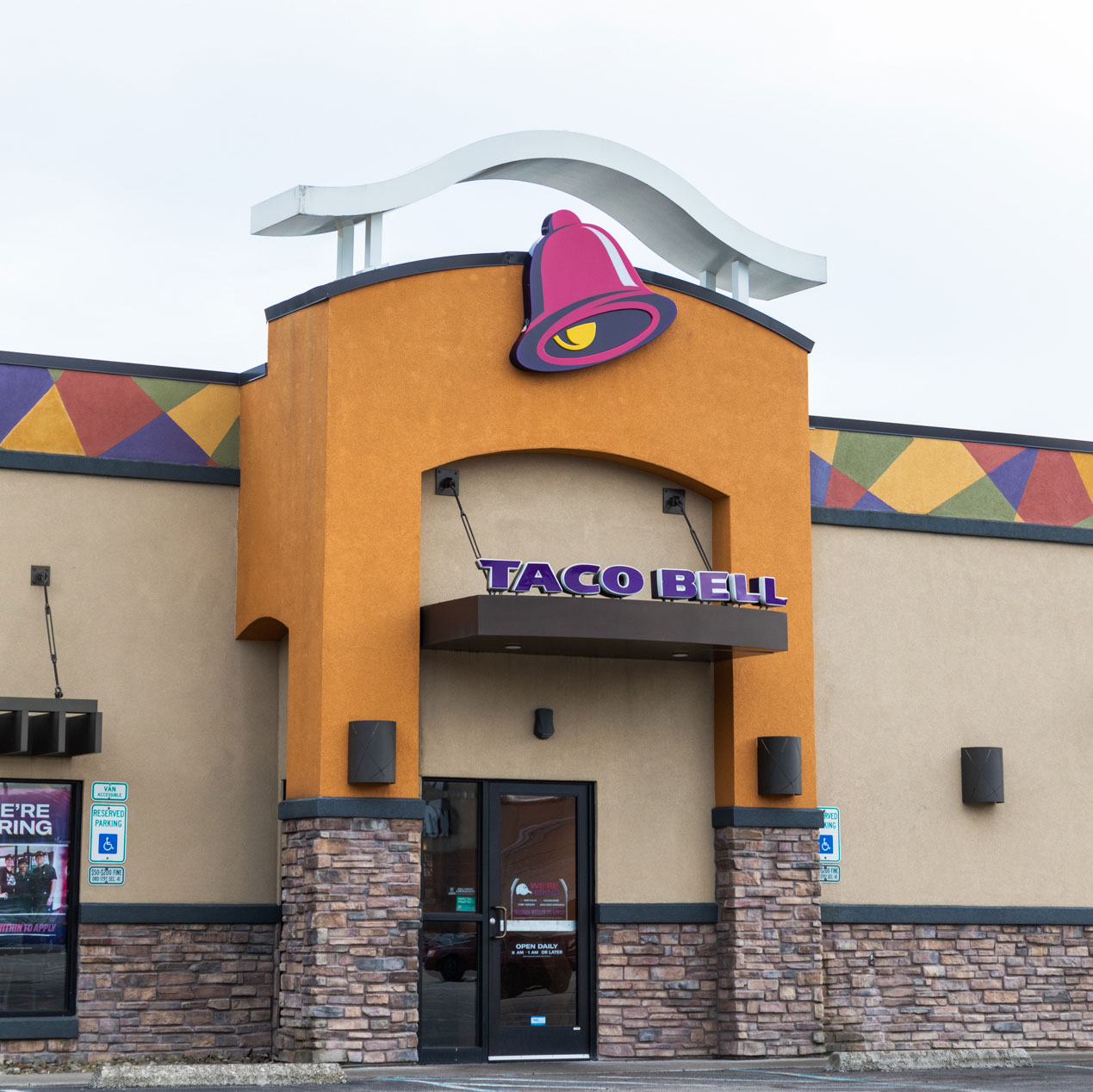 Taco Bell Fans Slam The Chain ‘The New Chipotle’ After A Customer ...