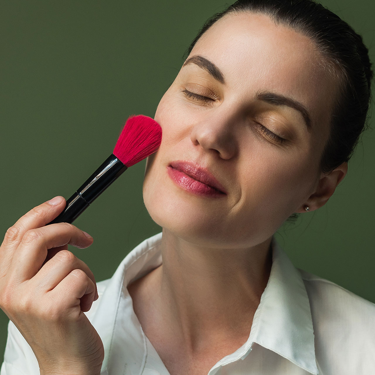 12 ‘Universally Flattering’ Makeup Hacks Every Woman Over 50 Should Try ...