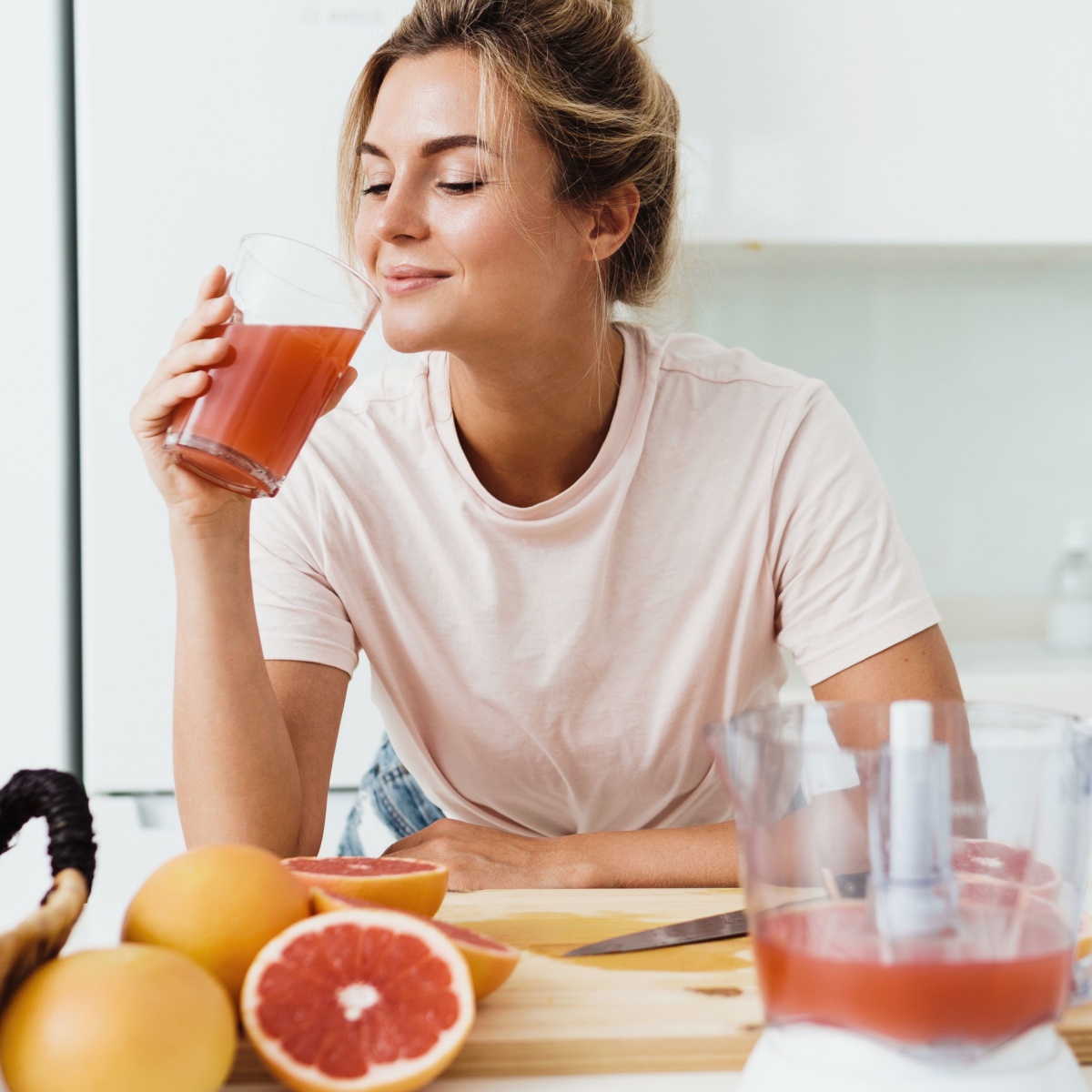 8 Detoxifying Fruits That Can Boost Your Metabolism And Help You Lose ...