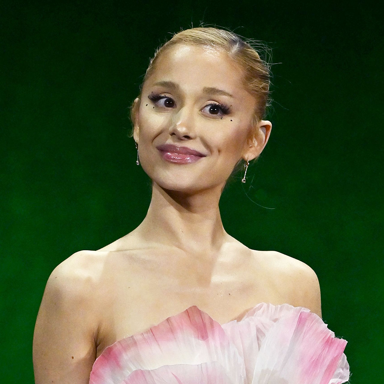 Ariana Grande Fotoshoot 2024 Seventeen Magazine Ariana Grande: