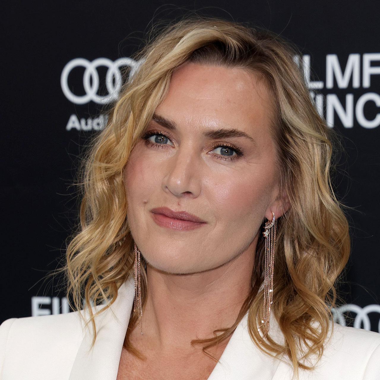 Kate Winslet Poses Topless For A Radiant New ‘Harper’s Bazaar’ Photoshoot As Fans React: ‘So ...