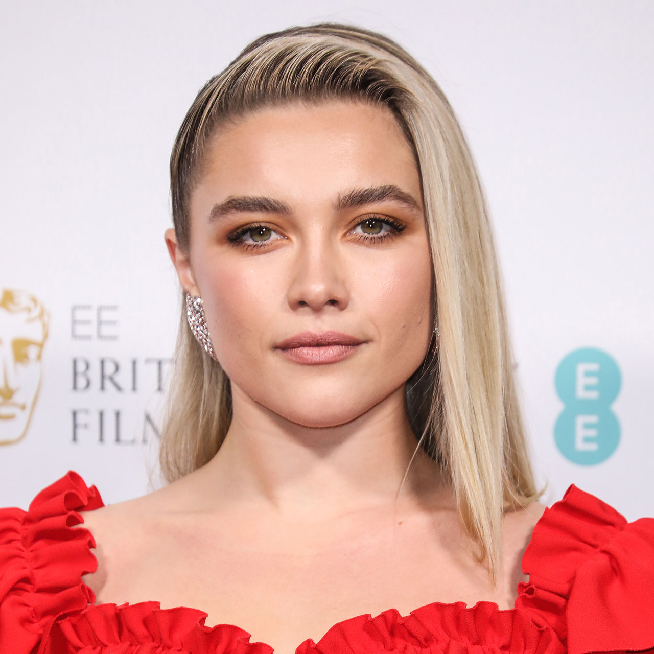 Florence Pugh Is A Vision In A Bow-Embellished Pink Gown For TIFF ...
