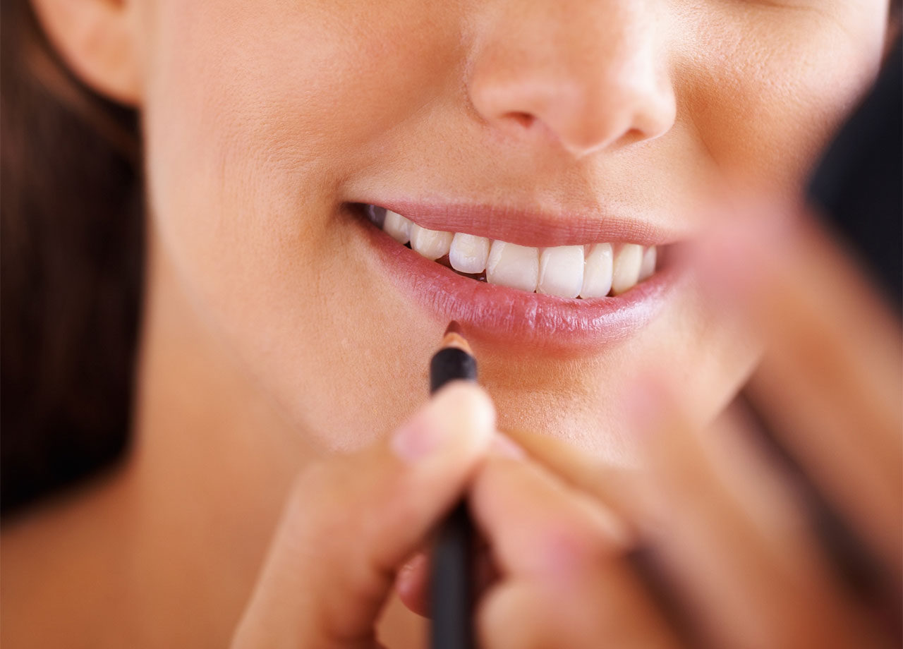 Thin Lips After 50? Makeup Artists Reveal The Surprising Lipstick Do’s ...