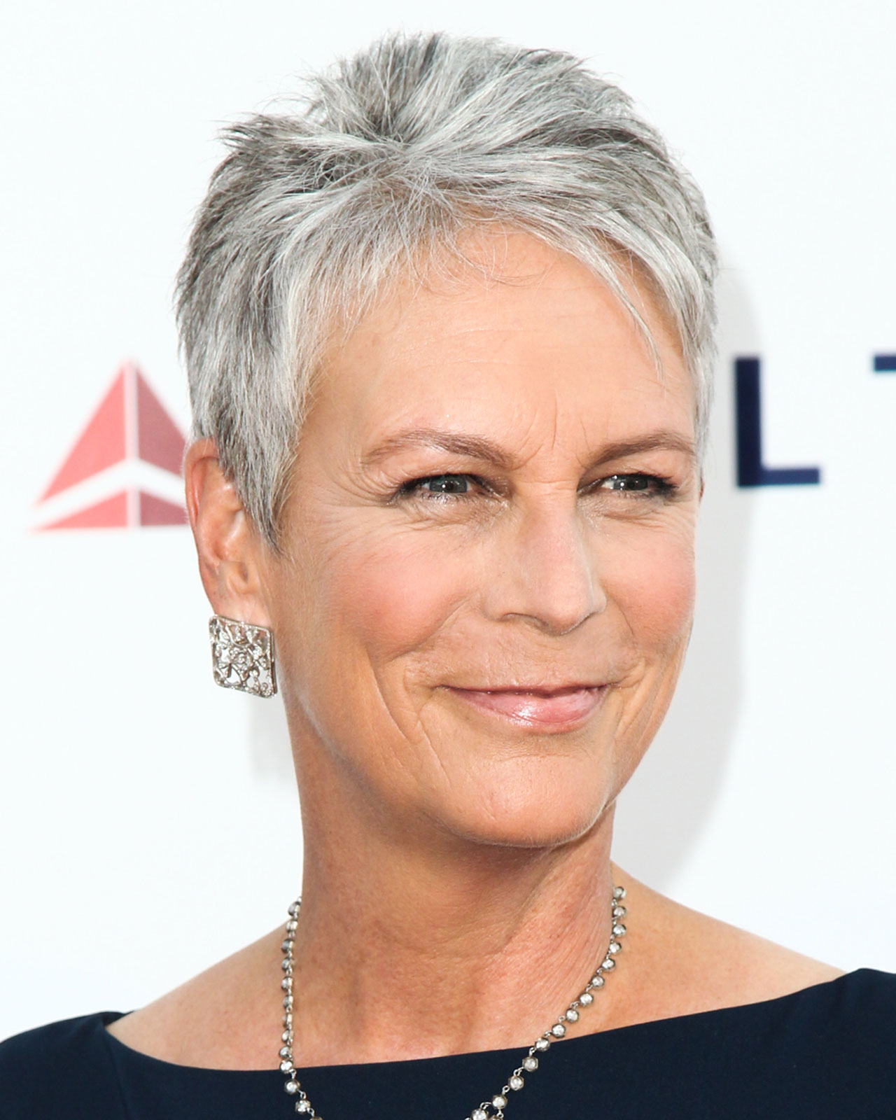 Stylists Share 5 Stunning Short Gray Hairstyles For Women Over 50 To ...