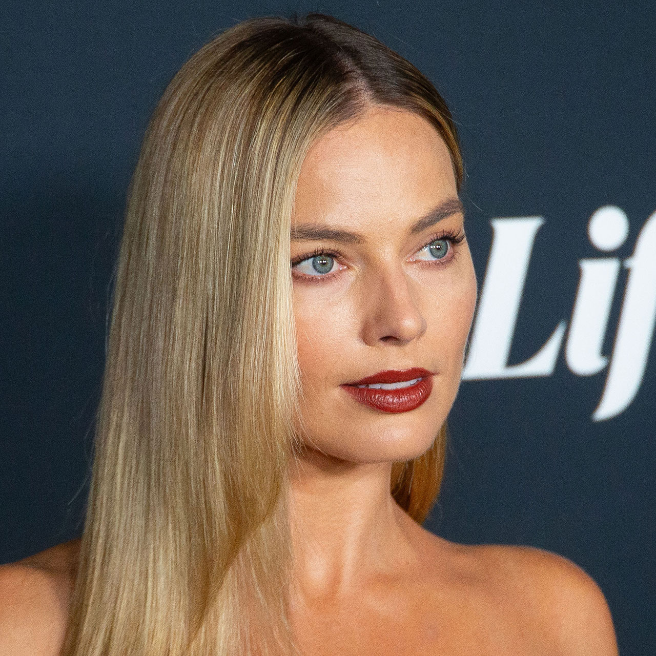 Margot Robbie Blonde Margot Robbie's Best Hair Moments: From Trendy