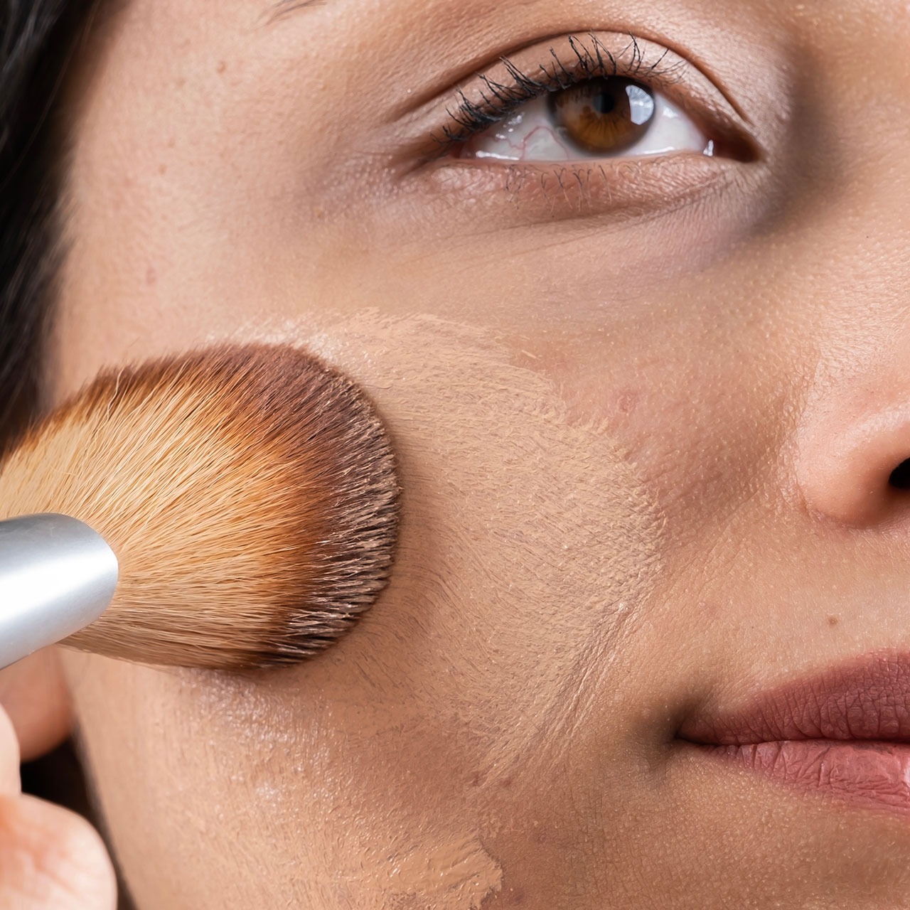 Makeup Artists Explain Why Putting Foundation ‘All Over’ Your Face Is ...