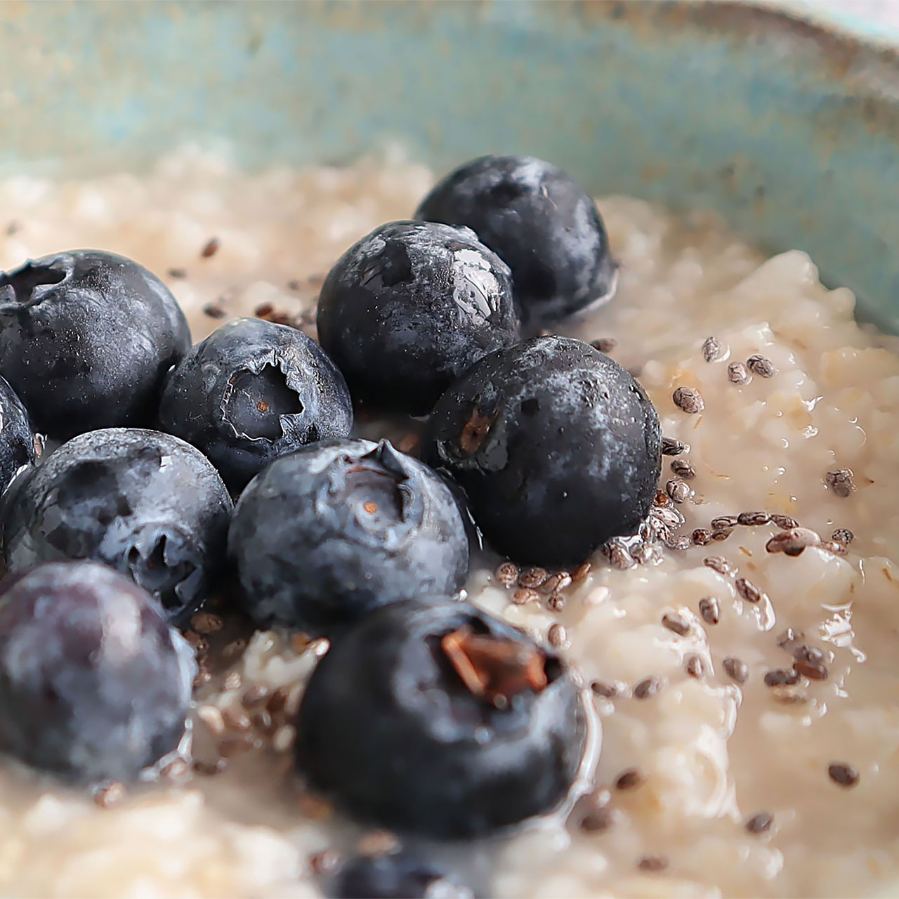 4 Toppings You Can Add To Your Oats Every Morning For A Faster ...