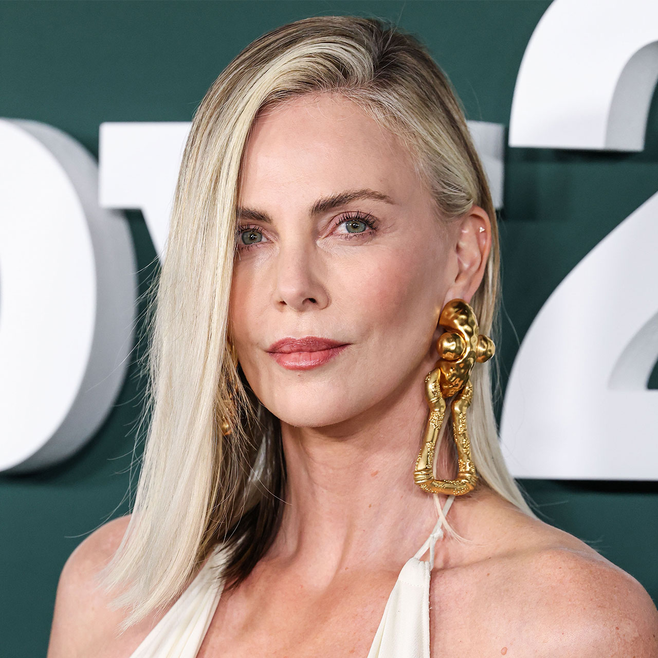 Actress Charlize Theron Fight Charlize Theron Says She Struggled With