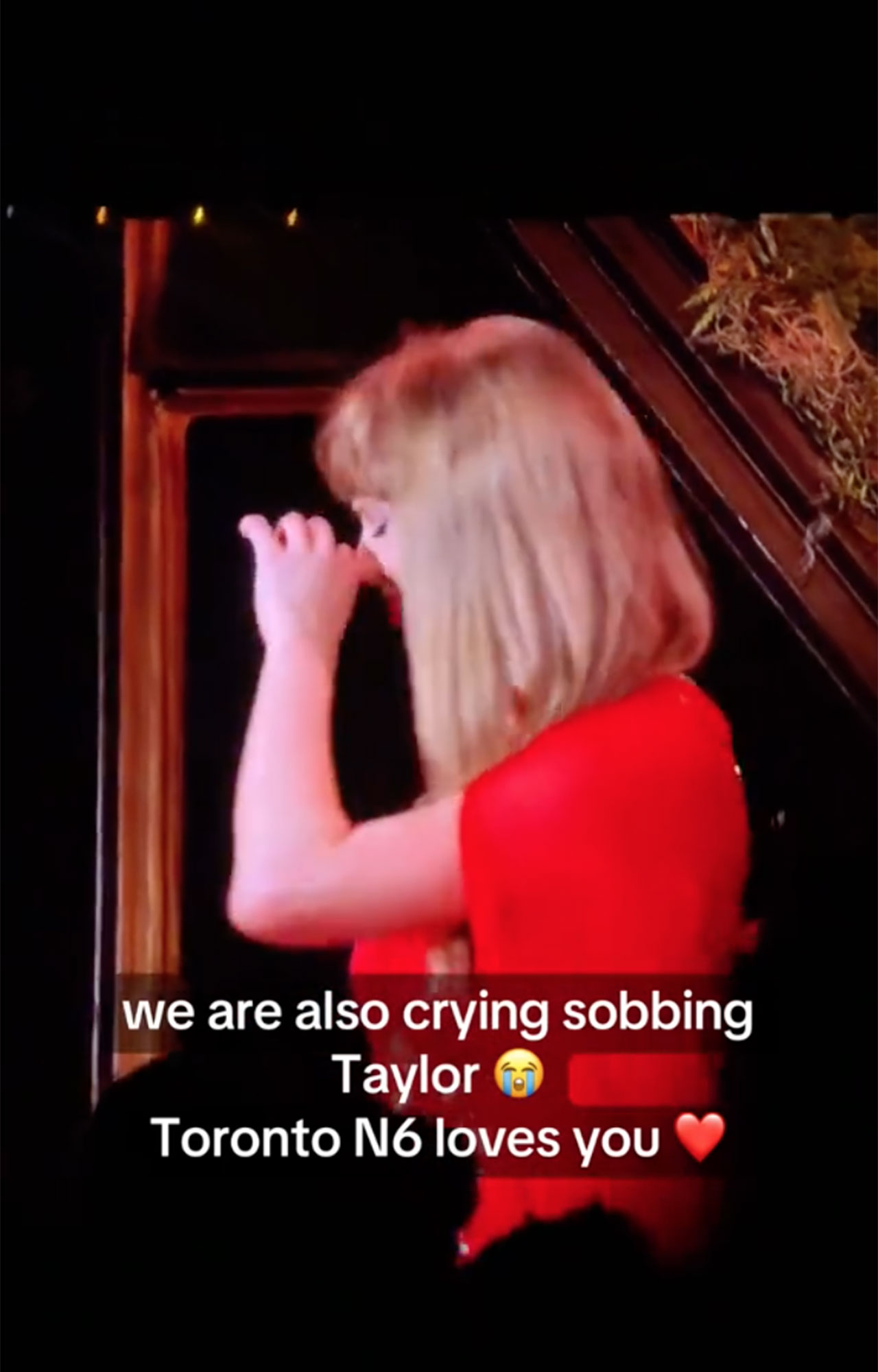 Taylor Swift Fans Are Emotional As The Singer Breaks Down Crying On ...