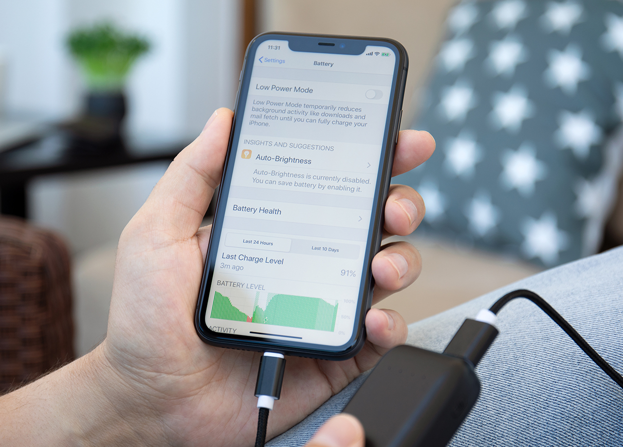 Is It Bad To Charge Your iPhone To 100%? A Tech Expert Breaks It Down ...