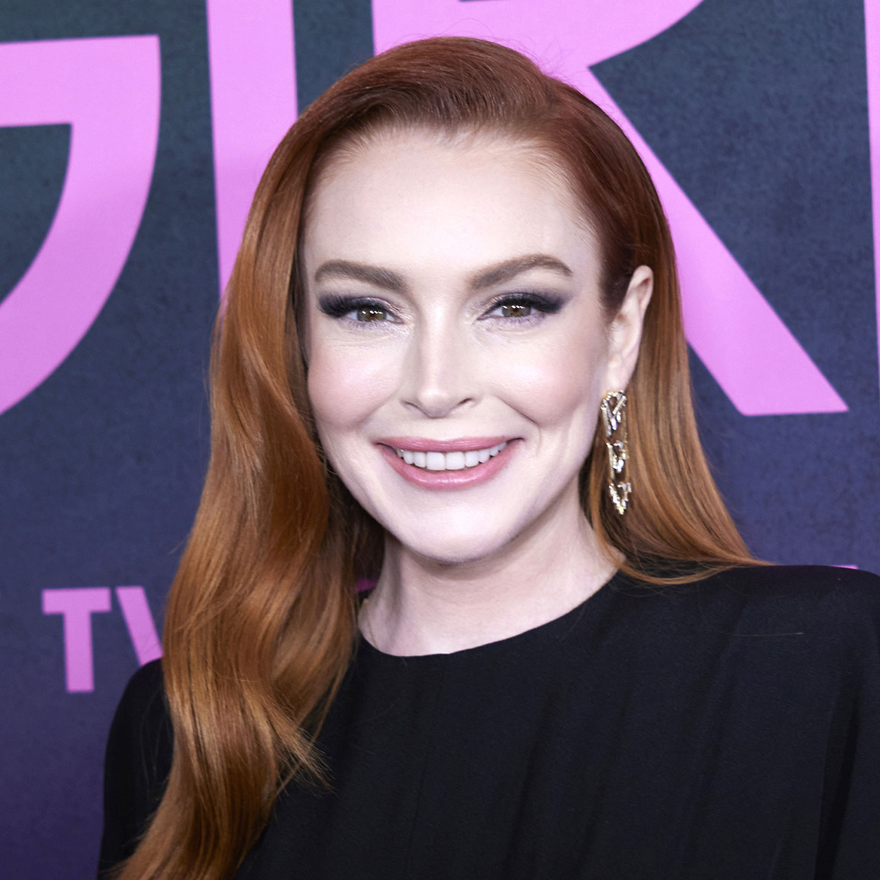 Lindsay Lohan Goes Makeup-Free In New Photo With Dermatologist As Fans ...