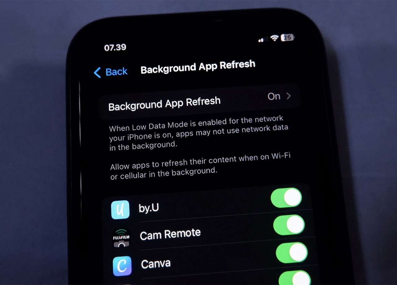 4 Critical iPhone Mistakes That Can Zap Your Battery Because They’re Always Running In The ...