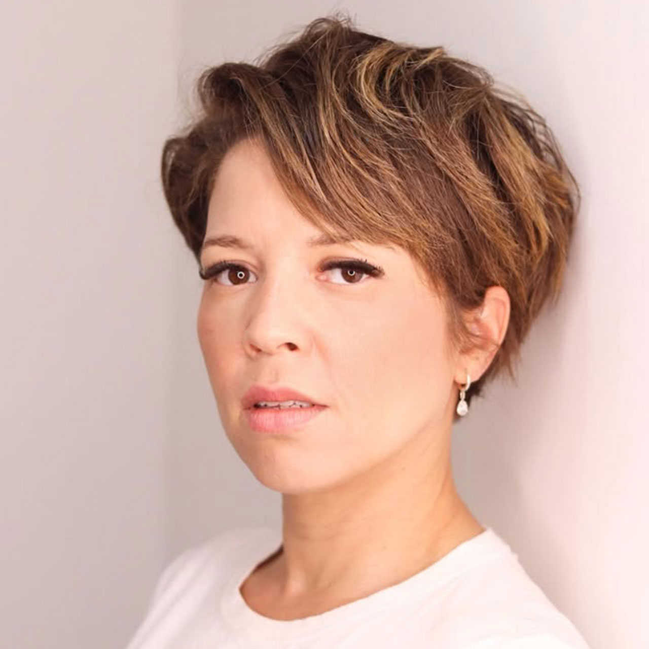 7 Short Haircuts Women Over 40 Should Get This Summer - SHEfinds