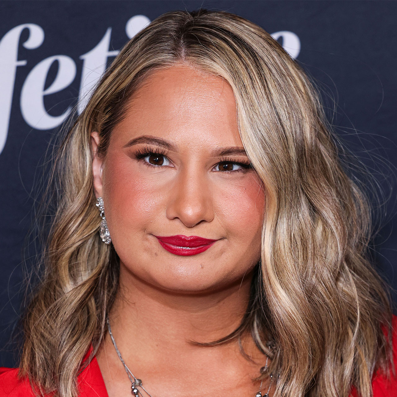 A Doctor Says Jennifer Aniston’s Face Is ‘Overfilled’—And Explains Why ...