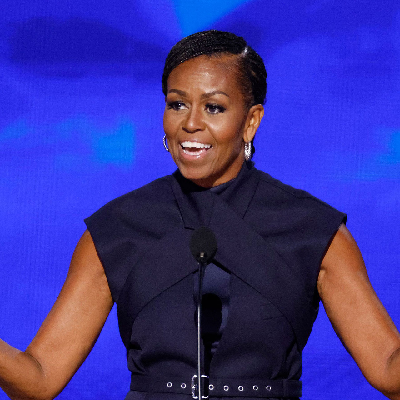 Miley Cyrus Sparks ‘Buccal Fat Removal’ And ‘Veneers’ Rumors After Her ...