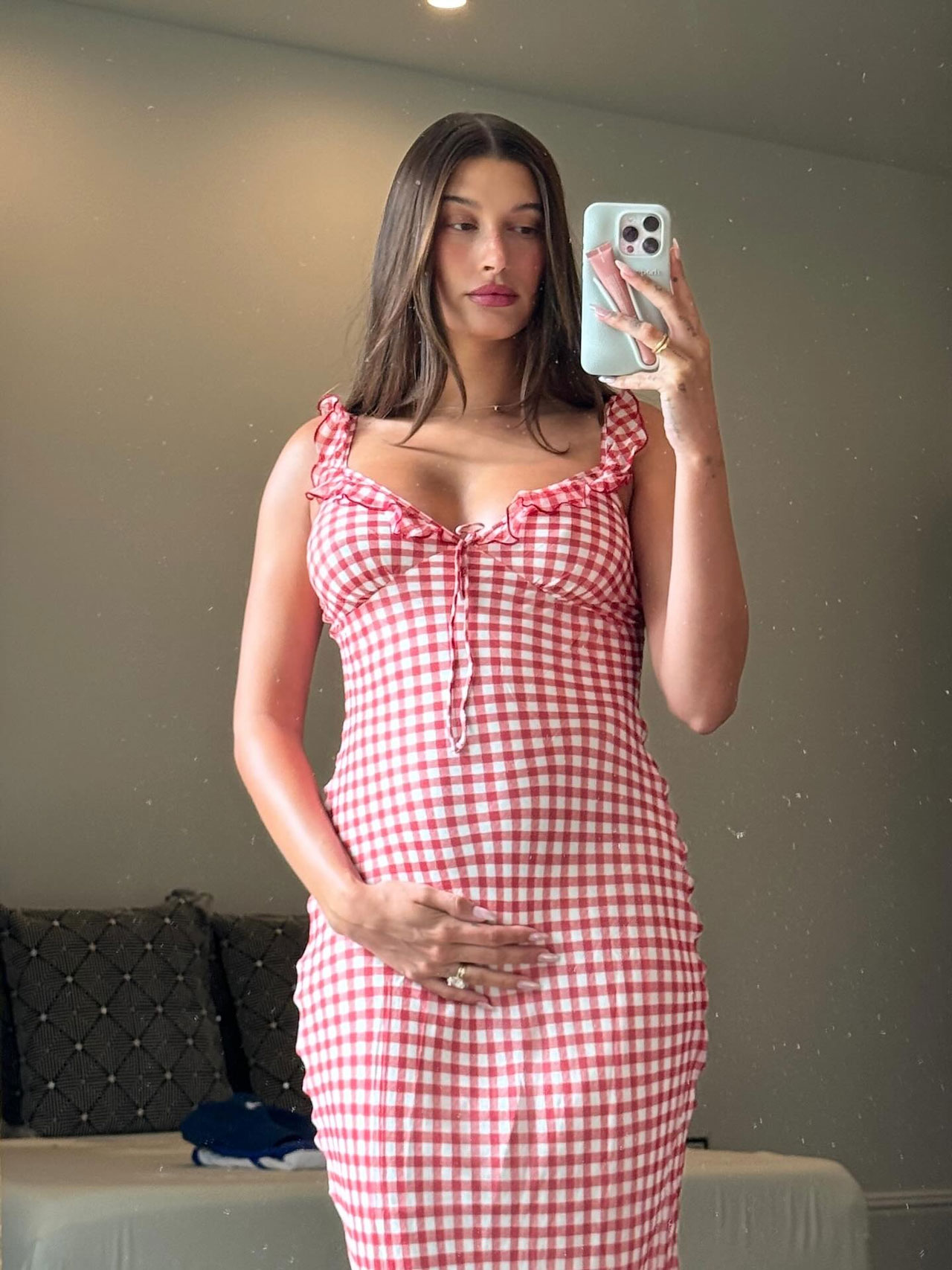 Hailey Bieber Shared A Rare Picture Of Her Son Jack With Justin Bieber ...