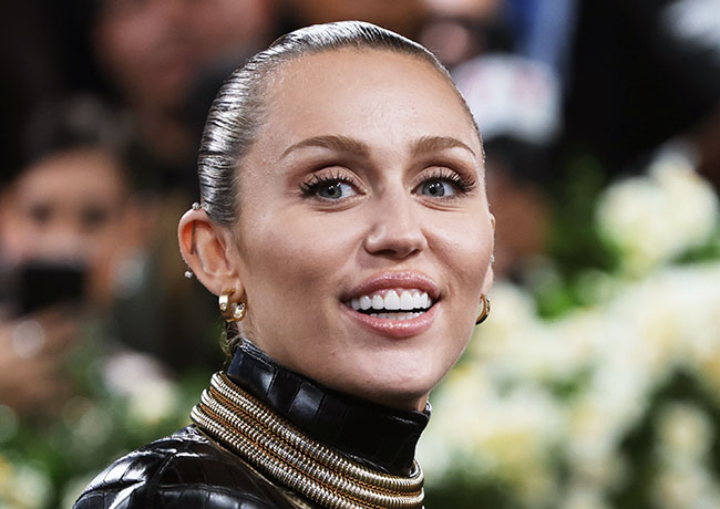 Social Media Reacts To Miley Cyrus’ ‘Terrible’ Veneers - SHEfinds